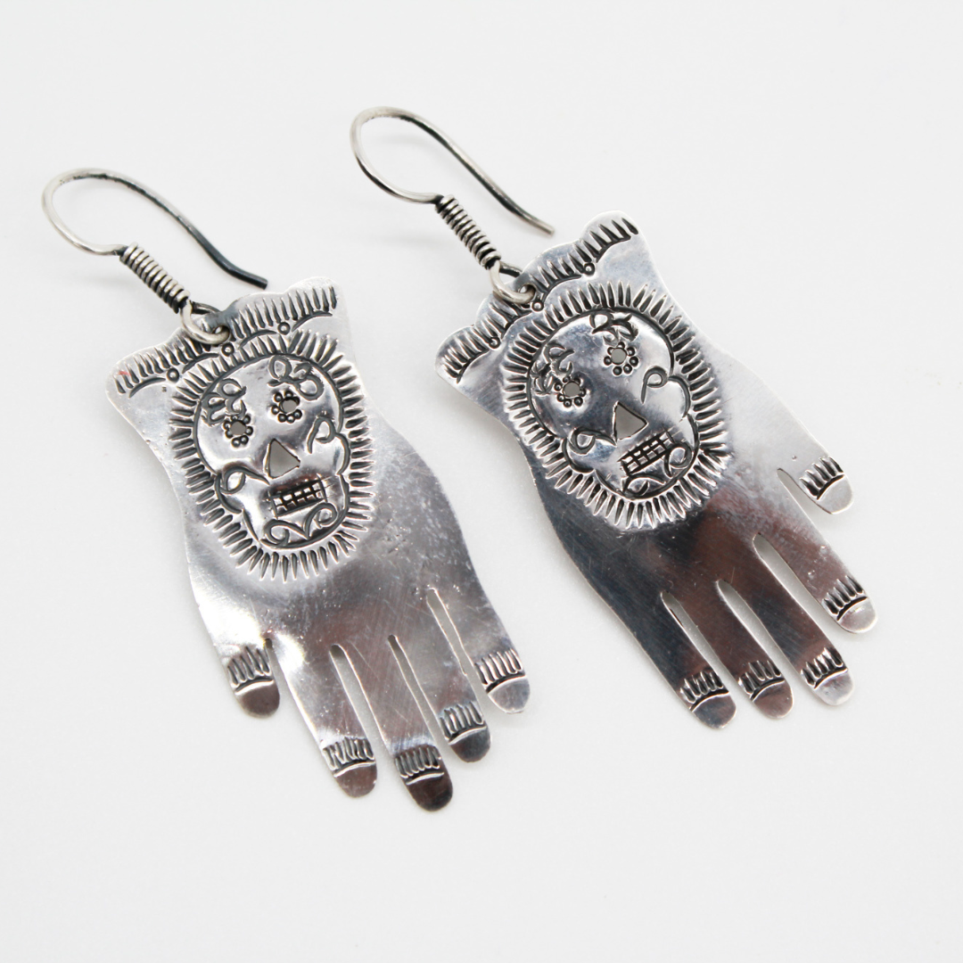 Calaca Frida Hand Silver Earrings – Mexico In My Pocket